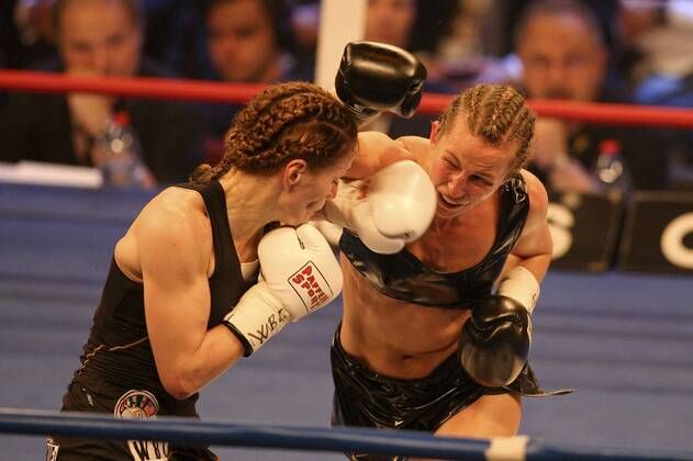 Ina Menzer vs. Esther Schouten Boxen Damen WIBF WBC WM 2009, Boxsport ...