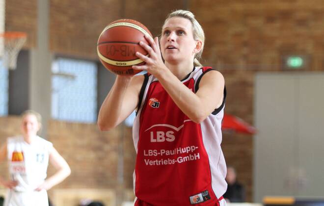 Silke Nowitzki, Schwester von Dirk Nowitzki Basketball Damen ...