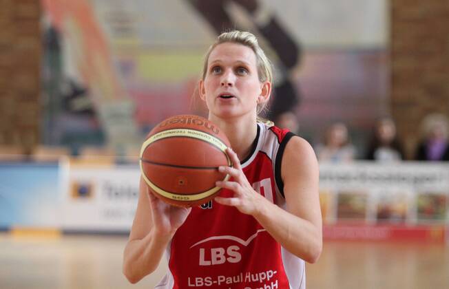 Silke Nowitzki, Schwester von Dirk Nowitzki Basketball Damen ...