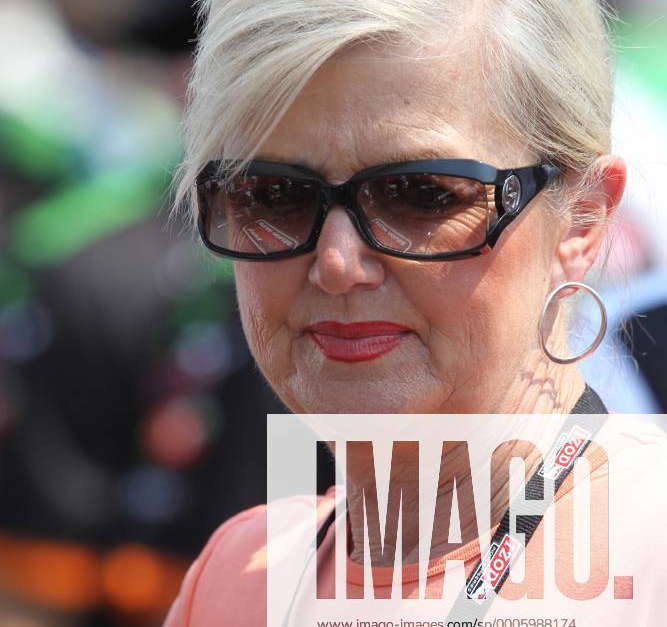 30 May 2010: Diane Zoeller, wife of PGA great Fuzzy Zoeller is taking a ...