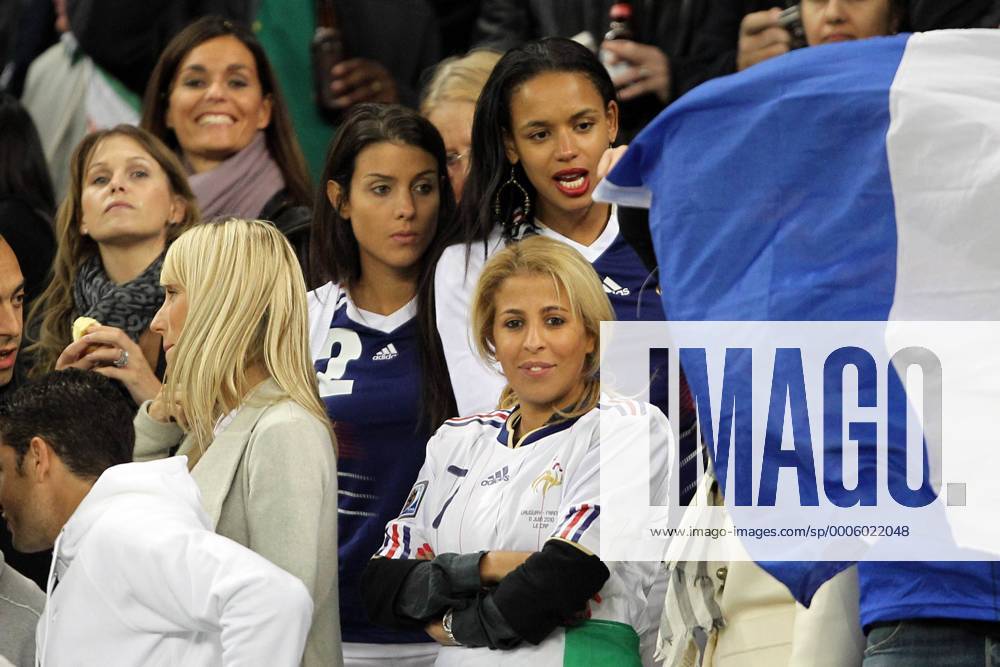 Spielerfrauen FRA - hi.v.li.: Charlene Suric Freundin von Gael Clichy ...