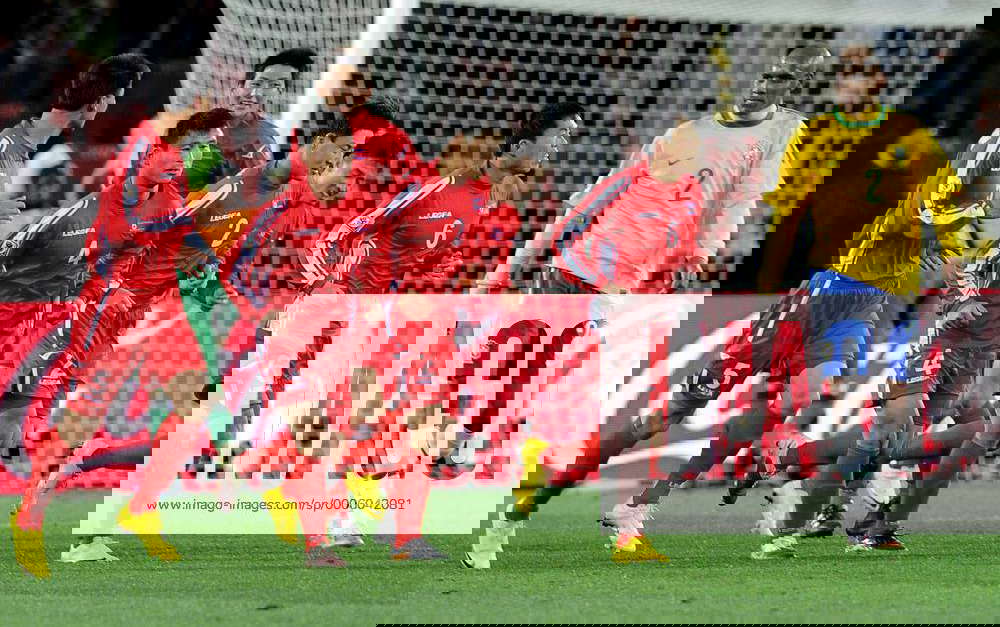 Ji Yun Nam (Korea DPR, 2.R) celebrates with teammates, f.l.: Kwang Chon ...