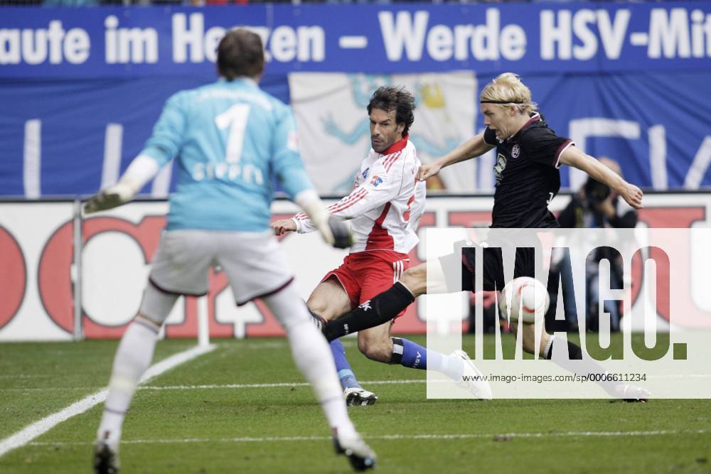 Hamburger SV (HSV Hamburg) - 1. FC Kaiserslautern (Lautern) - Ruud van ...