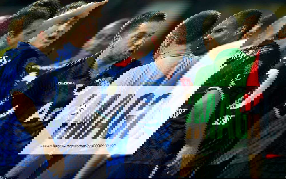 (L-R) Peter Wisgerhof,Theo Janssen,referee Ruud Bossen,Andre Bahia ...