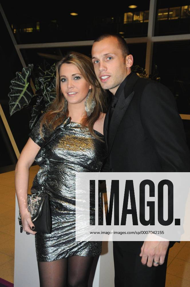 John Heitinga (NED FC Everton) mit Ehefrau Charlotte Sophie Heitinga ...