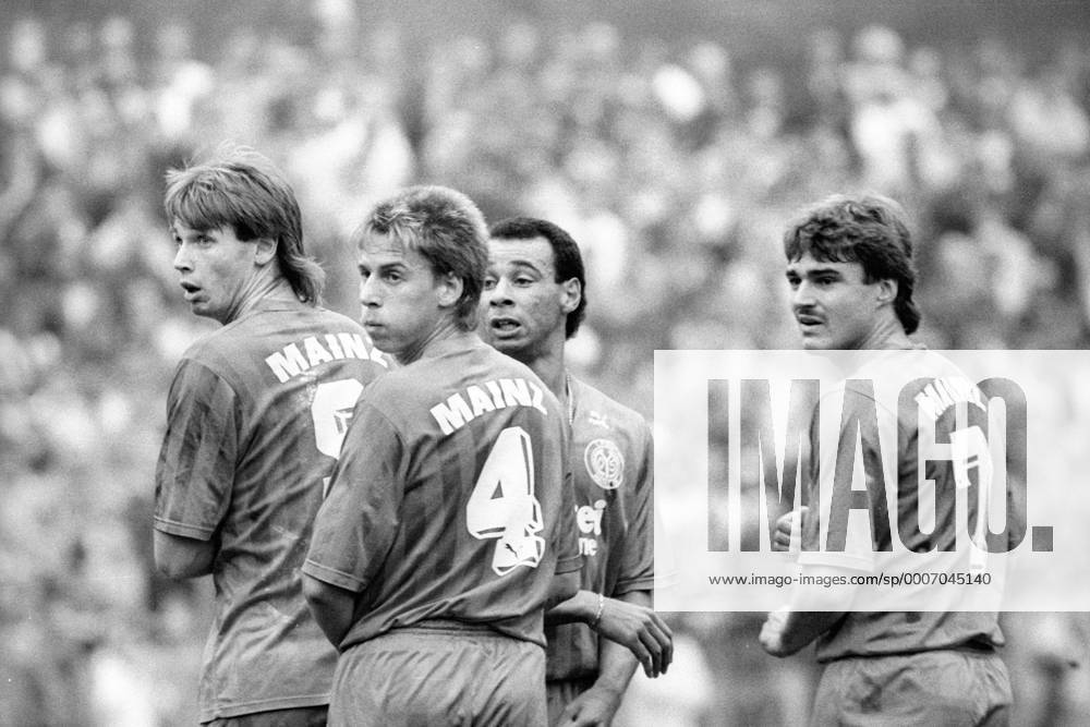 Freistoßmauer Mainz, v. li.: Bernd Münch, Frank Reiss, Michael Schmitt ...