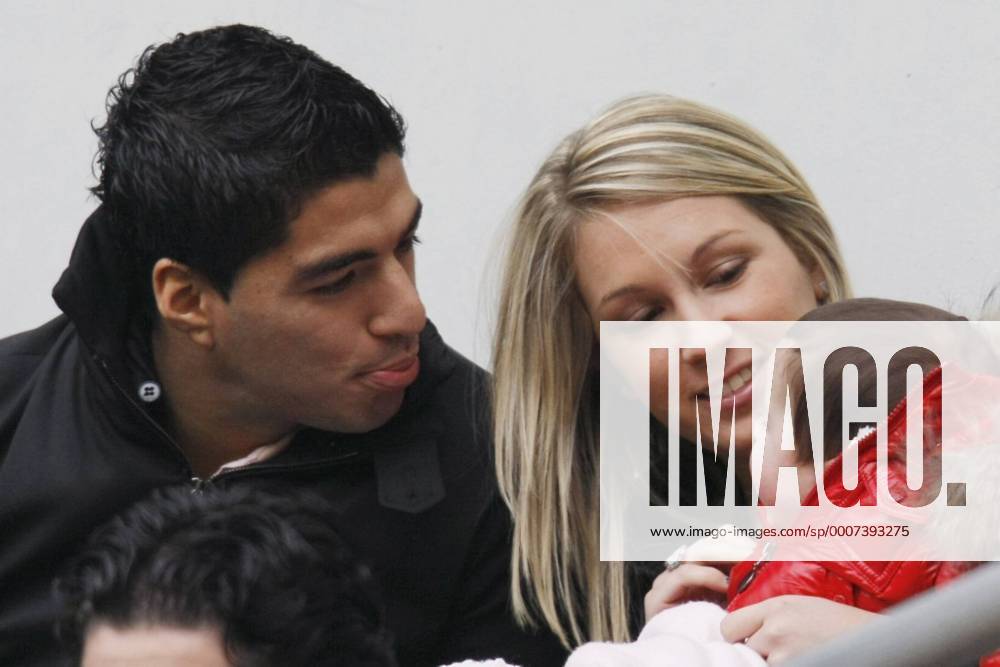 Luis Suarez with wife Sofia Balbi and daughter Delfina . Official ...