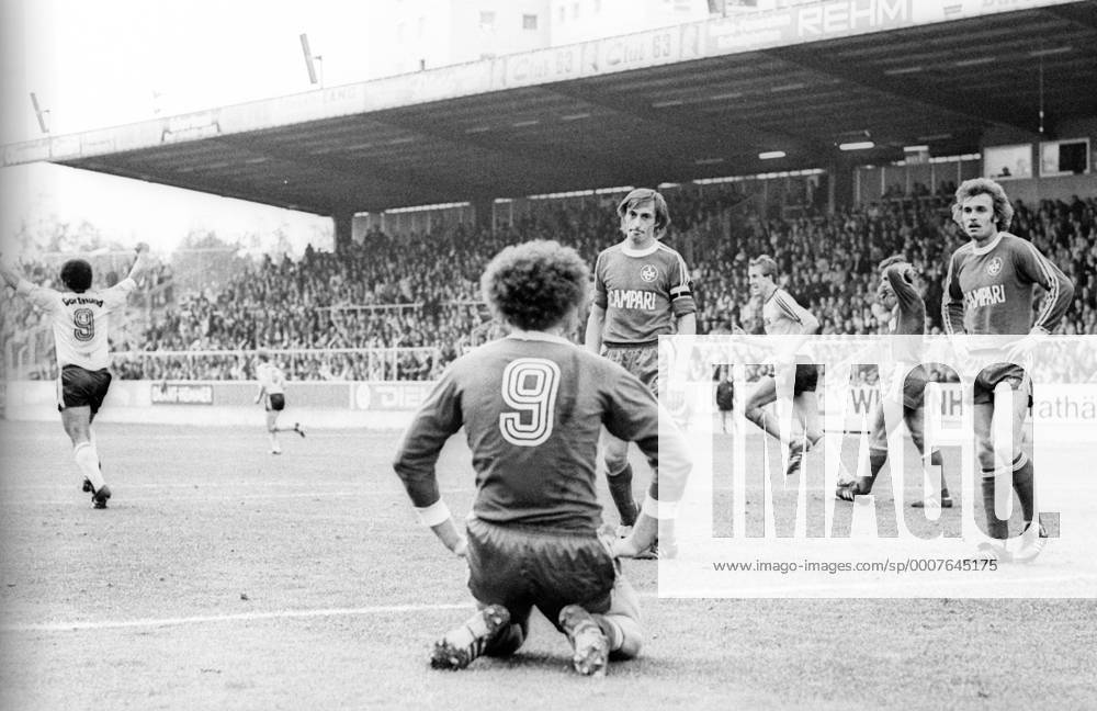 Manfred Ritschel (re.) und Ernst Diehl (Mitte) sind sichtlich ...