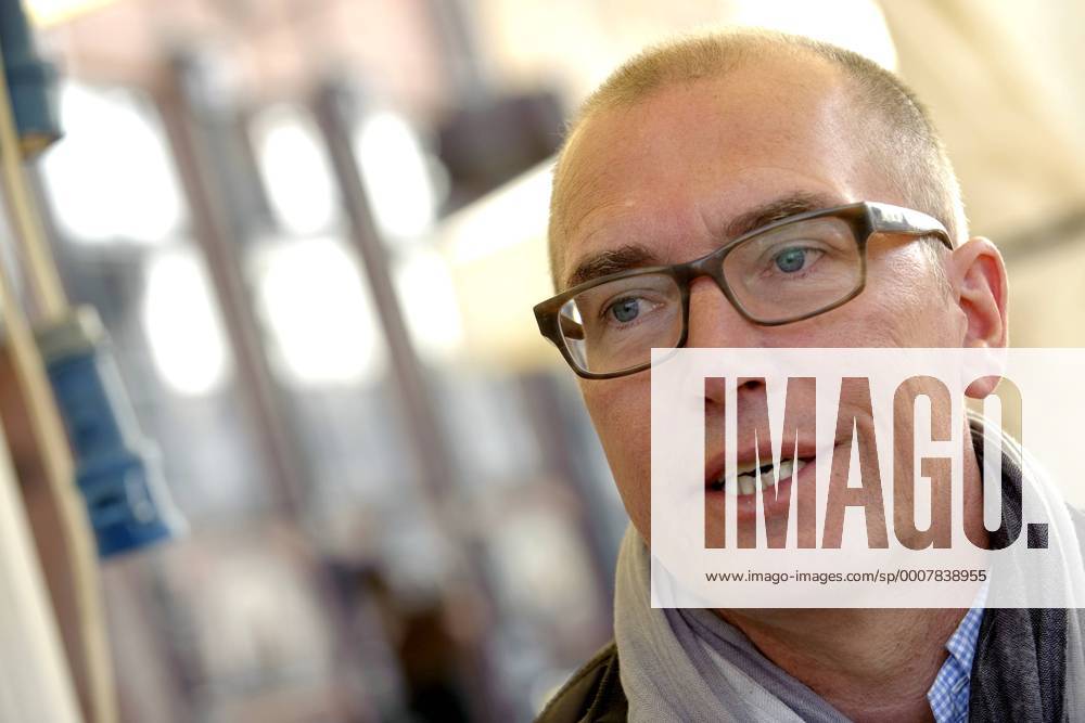 DENMARK, KOPENHAGEN, APR 21th 2011 - Trainer Kenneth Brylle Larsen ...