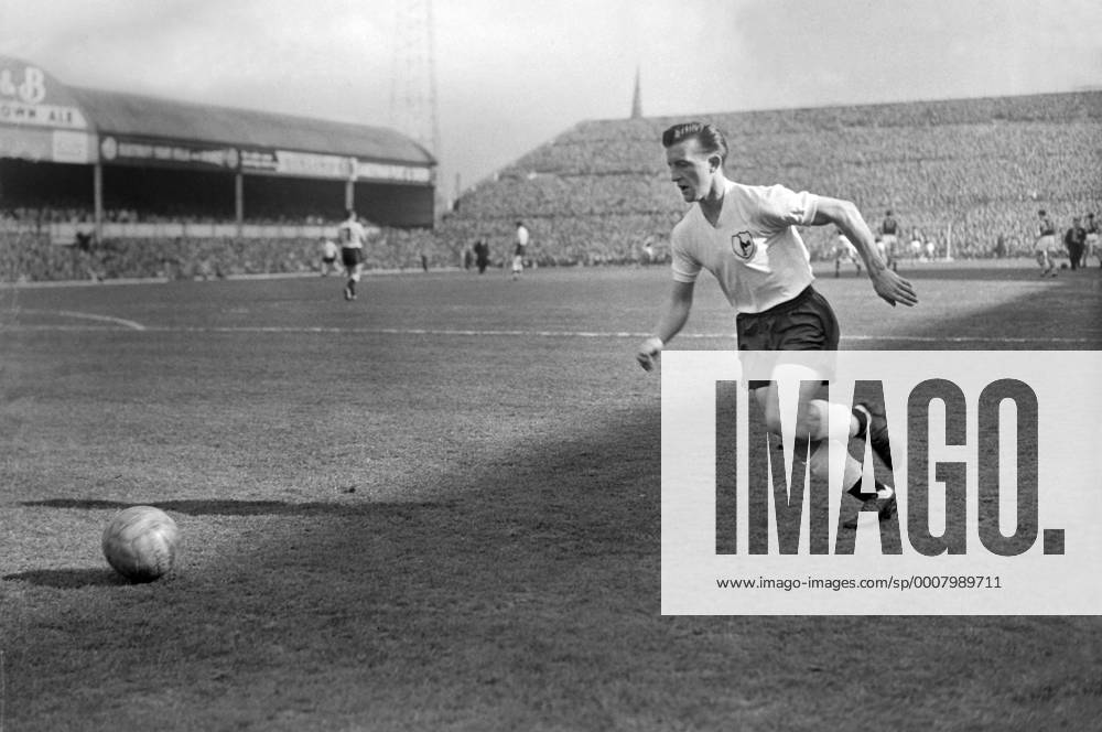 Terry Dyson (Spurs) Burnley FC v Tottenham Hotspur; 18 3 1961 FA Cup ...