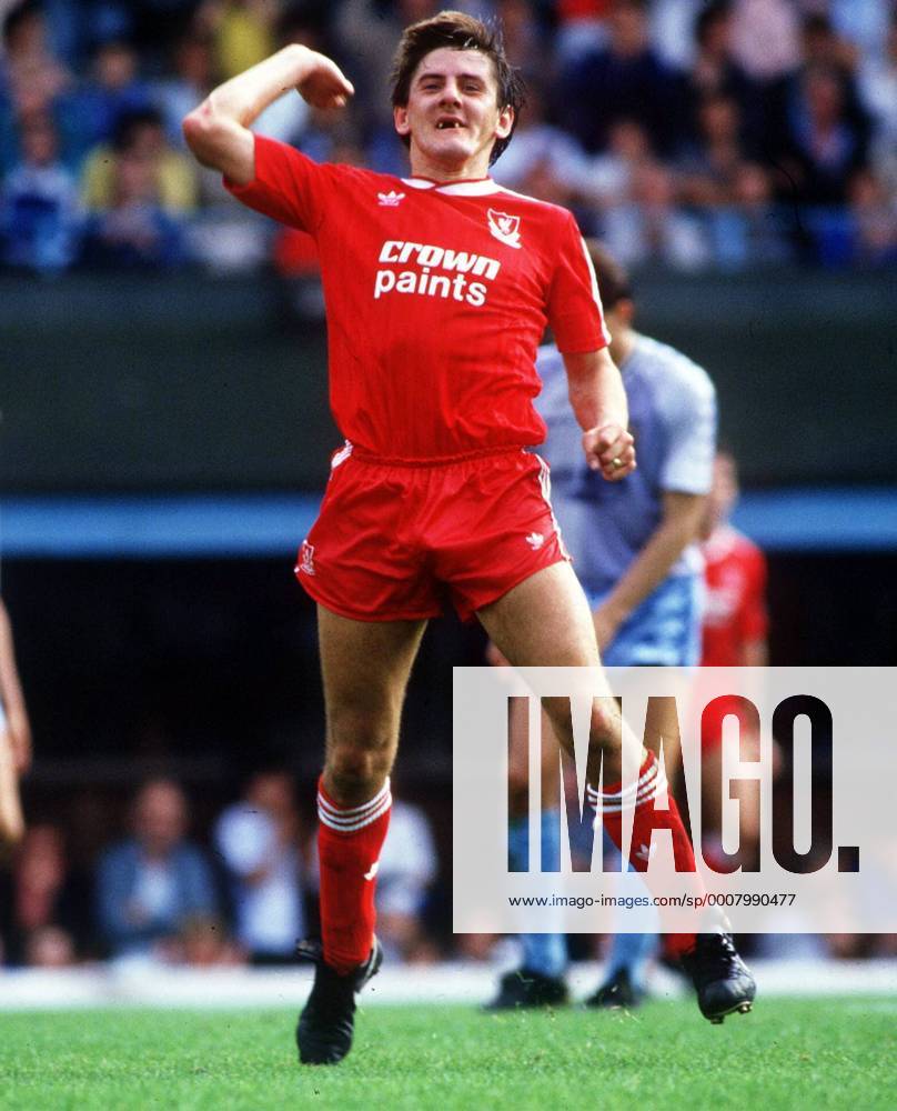 PETER BEARDSLEY . FOOTBALL 29 8 1987. Coventry City v Liverpool FC. o0 ...