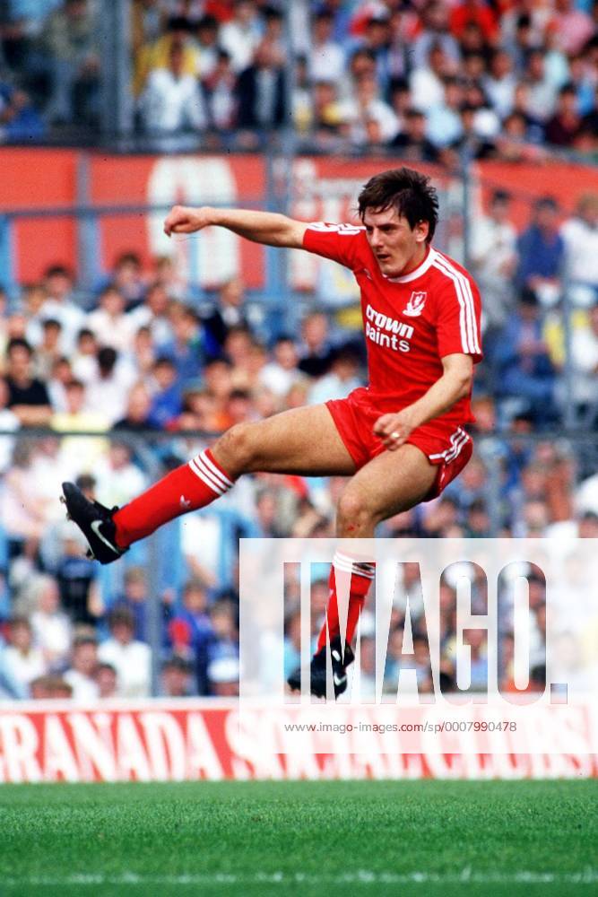 PETER BEARDSLEY. LIVERPOOL FC. FOOTBALL. 29 8 1987 Coventry City v ...