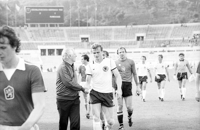 Europameisterschaft 1980 in Rom - BR Deutschland (BRD) - CSSR 1:0 ...