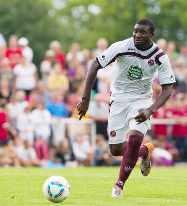 Dorge KOUEMAHA (1.FC Kaiserslautern) Spielerportrait, Freisteller, Action
