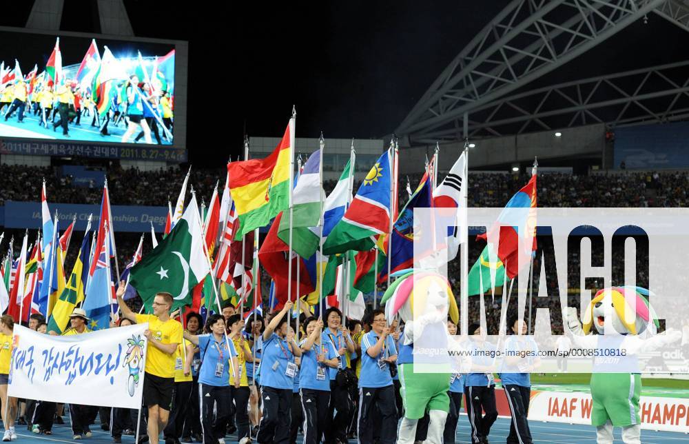 DAEGU, Sept. 4, 2011 -- Flags of delegates march into the stadium ...