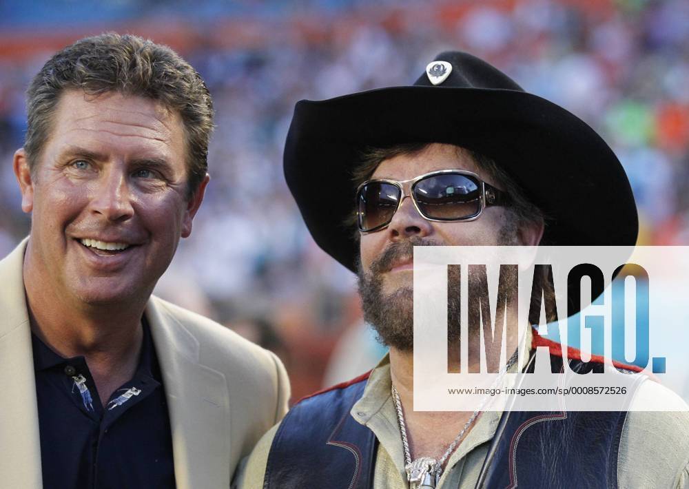 Sept. 12, 2011 - Miami Gardens, FL, USA - Former Miami Dolphins Dan ...