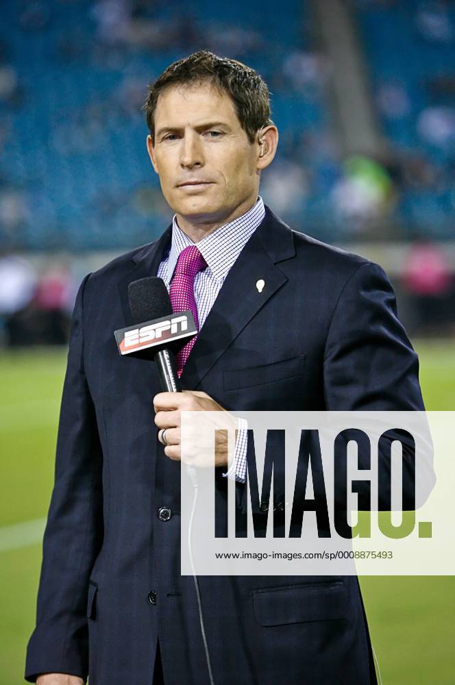 October 24, 2011: Steve Young prepares for a live field report before ...