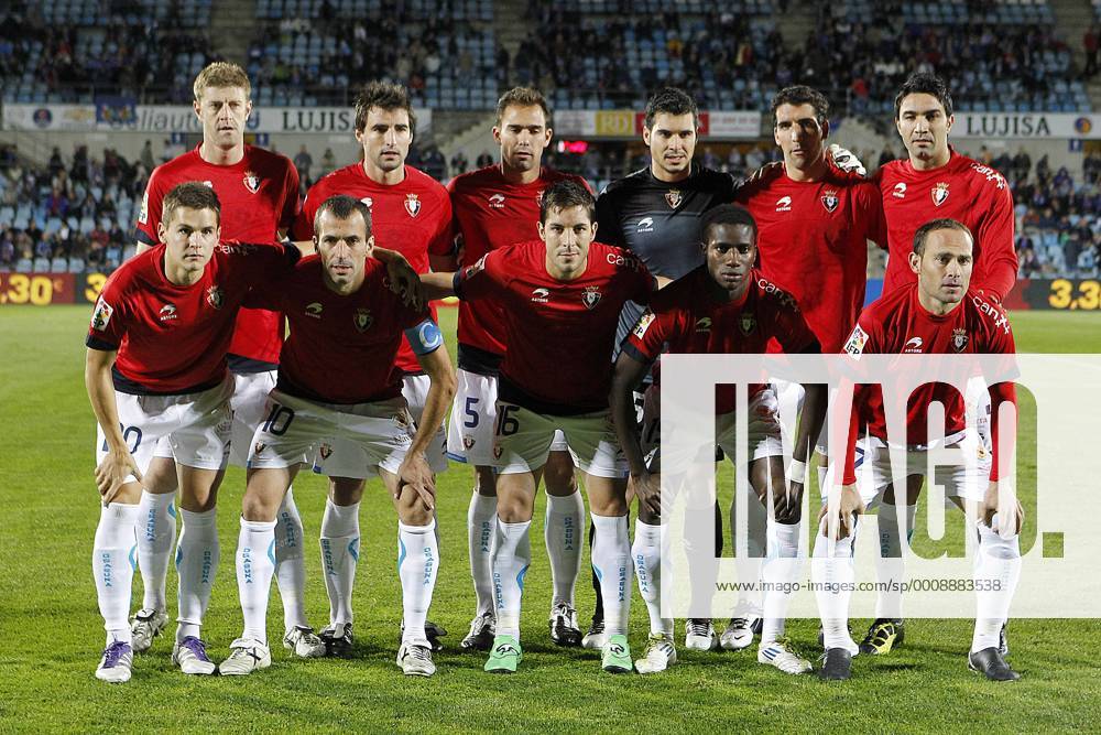 CA Osasuna s team photo during La Liga match. October 26,2011, back (L ...