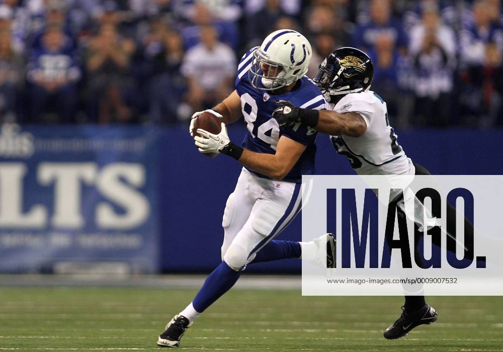 November 13, 2011: Colts tight end Jacob Tamme 84 makes a catch versus ...