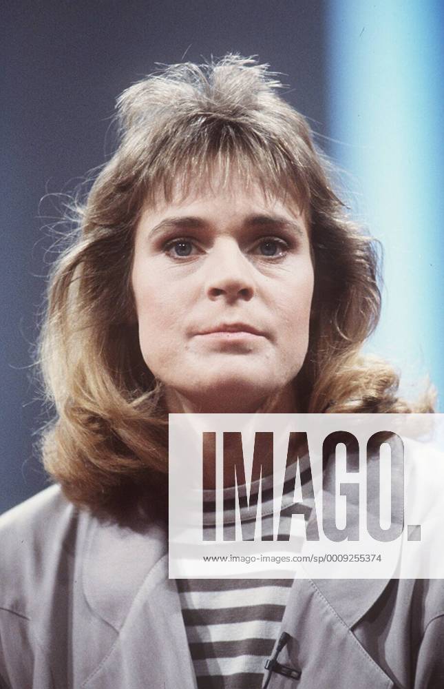 Gunda Niemann 02 92 pp Sport Eisschnellauf Frau dunkelhaarig leger ...