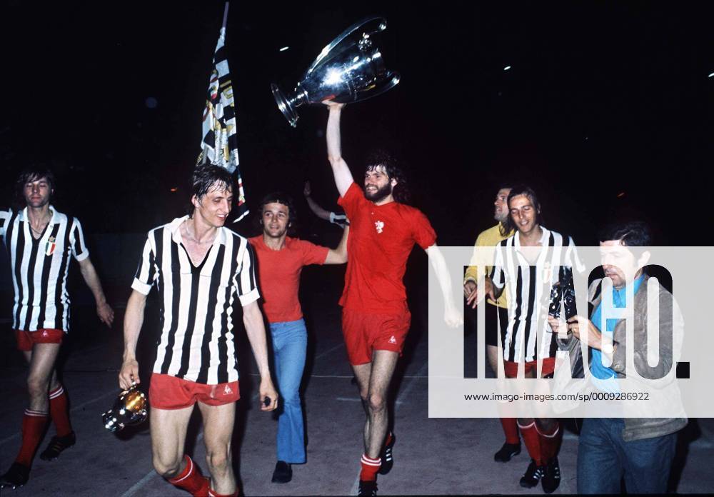 Barry Hulshoff (with Trophy) Ruud Krol, Johan Cruyff and Johan Neeskens ...