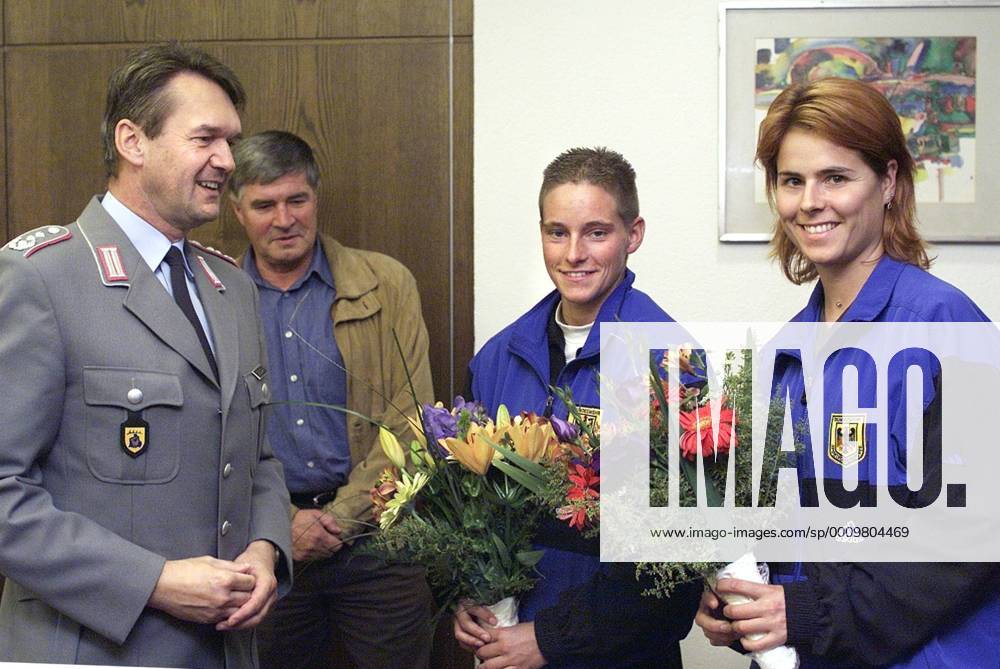 Empfang fuer Yvonne Buschbaum und Elke Schall durch Oberst Helmut