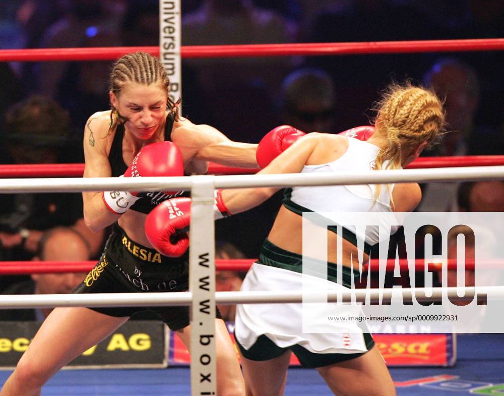 Boxen Junior Bantamweight : Alesia Graf (schwarz) - Beatrix Farago