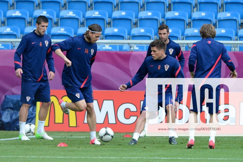 Poznan - UEFA EURO 2012 - Training Kroatien - JURICA BULJAT, TOMISLAV ...