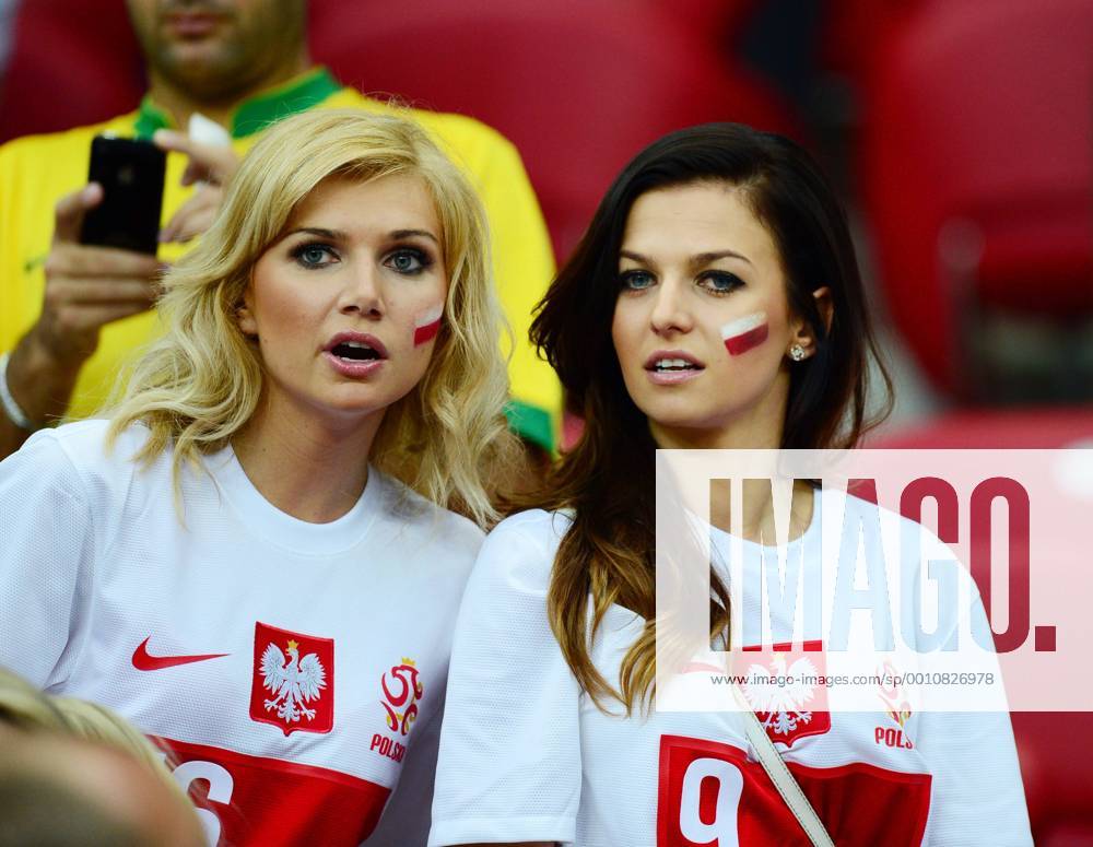Warschau, 12.06.2012, EURO 2012 - Agatha (li.), Ehefrau von Jakub Kuba ...