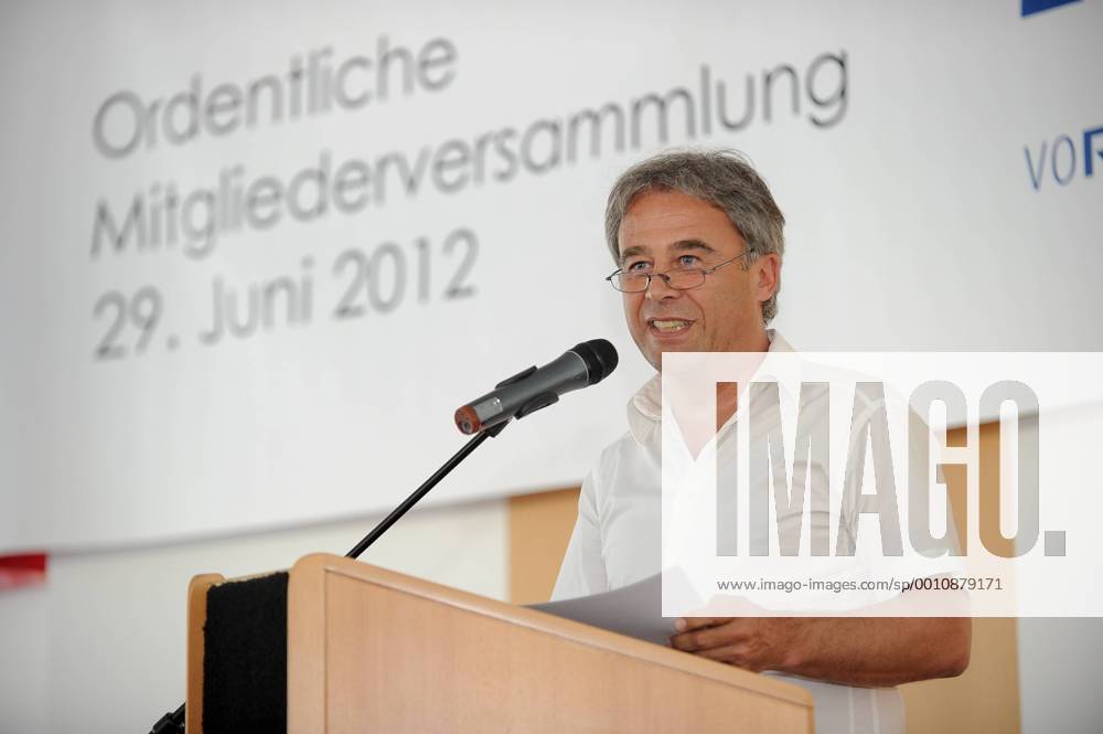 Präsident Ulrich Lepsch bei seiner Berichterstattung aus dem letzten ...