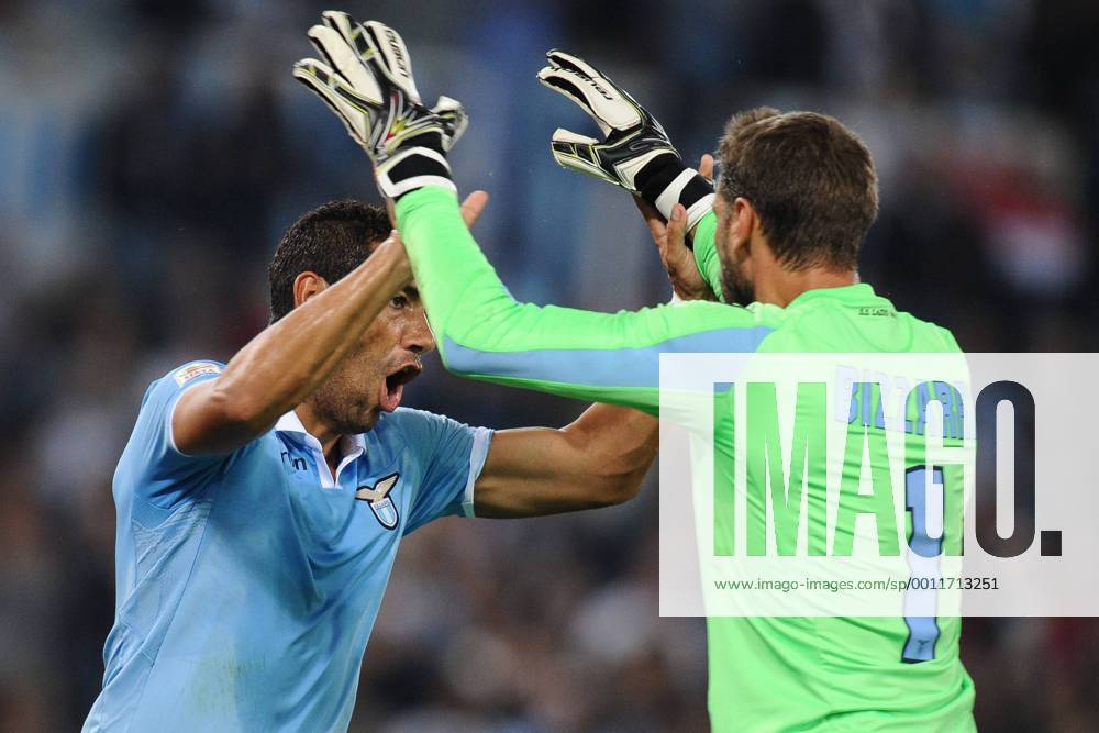 Andre Dias und Albano Bizzarri (Lazio) 20 10 2012 Roma Stadio Olimpico ...