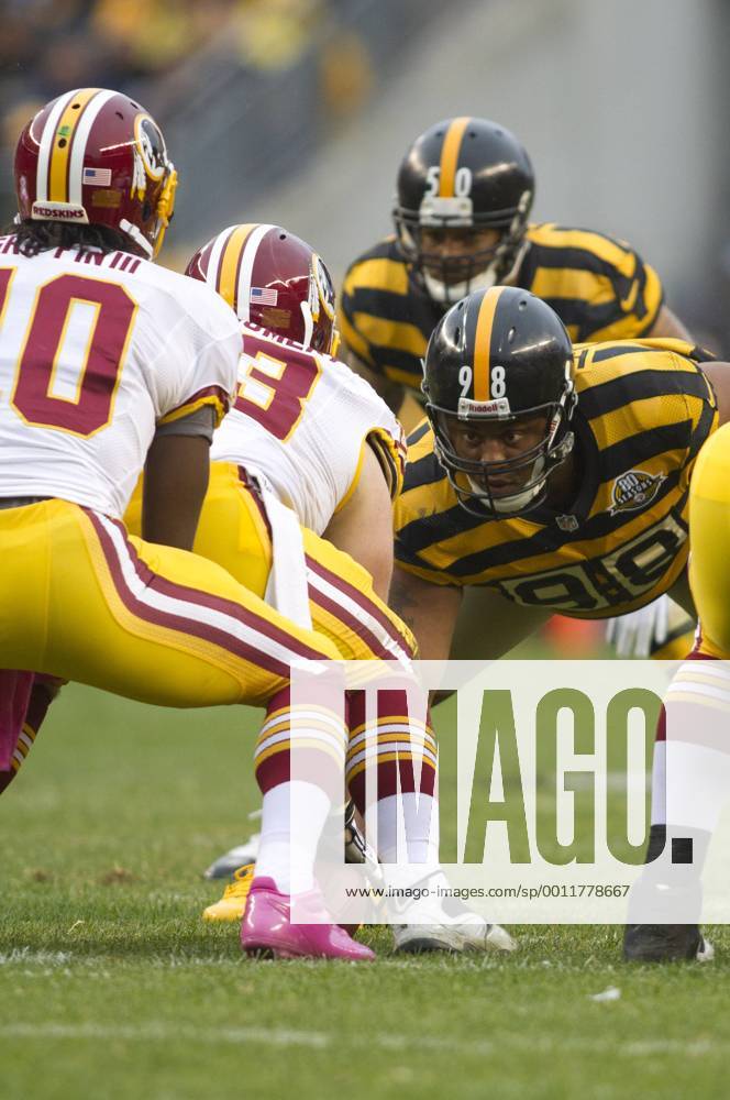 October 28, 2012: Steelers nose tackle Casey Hampton (98) in action ...