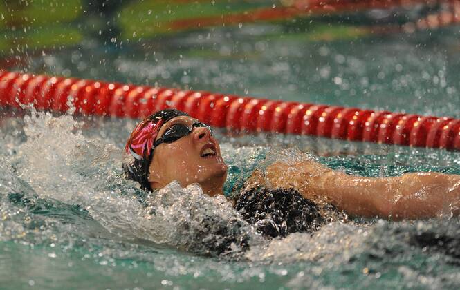 Lisa Graf über 100m Rücken der Frauen, Schwimmen, 22. Dresdner ...
