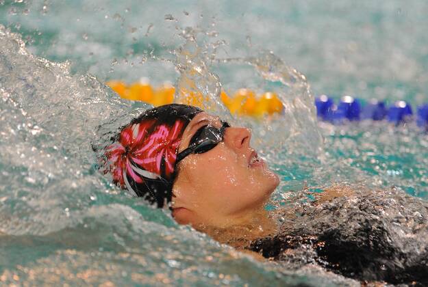 Lisa Graf über 100m Rücken der Frauen, Schwimmen, 22. Dresdner ...