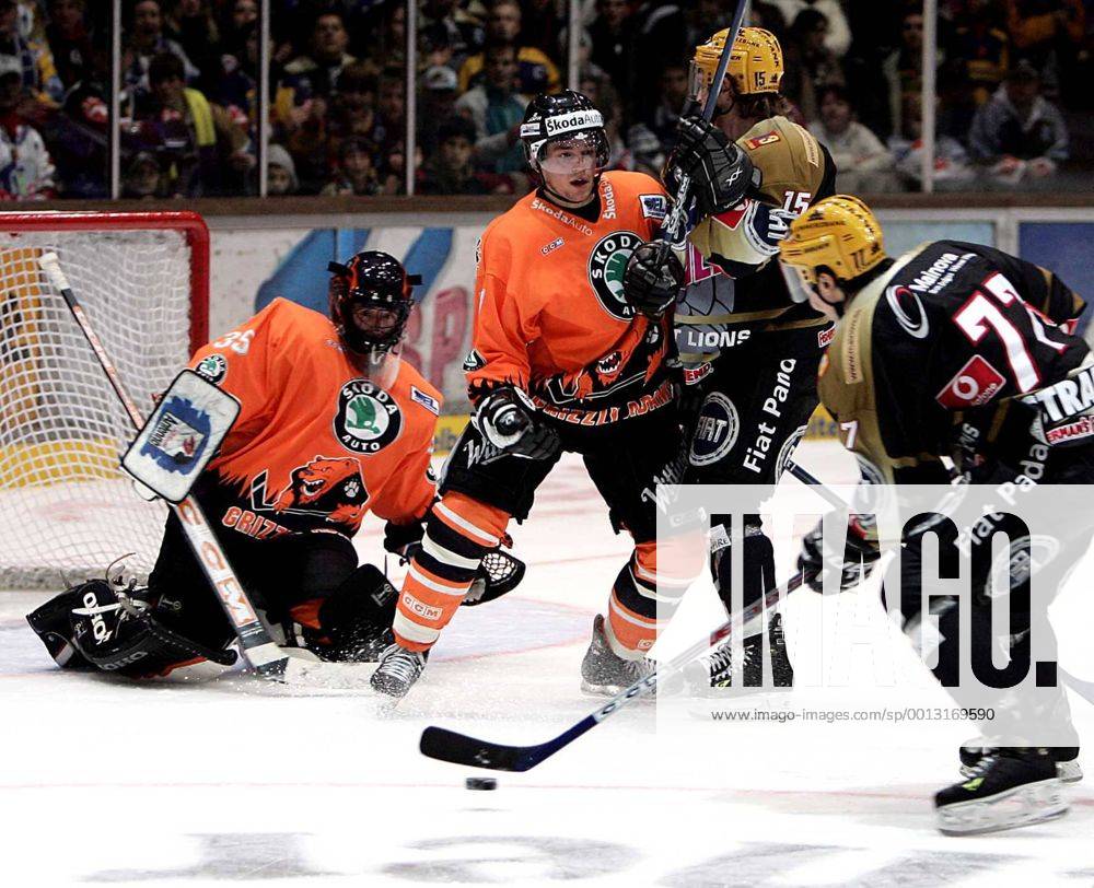 19.11.2004 Frankfurt Lions-Grizzly Adams Wolfsburg v.l. Marc Seliger ...