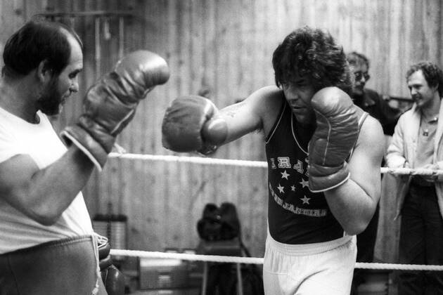 Trainer Eugen Gruber trainiert mit Claus Attila