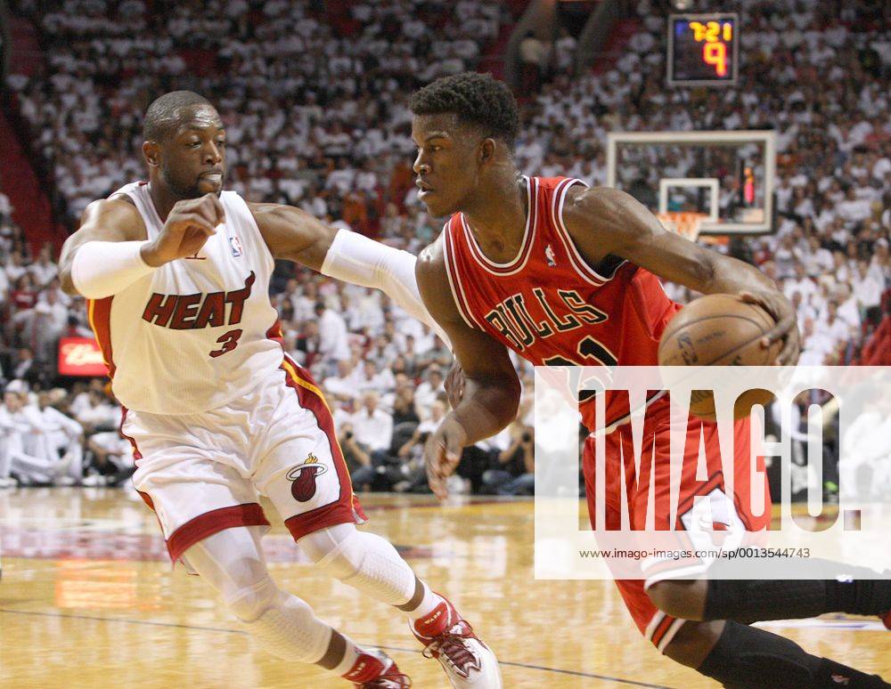 Miami, FL, USA - Miami Heat guard Dwyane Wade guards Chicago Bulls ...