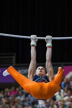 Casimir Schmidt of the Netherlands performs at the horizontal bar ...