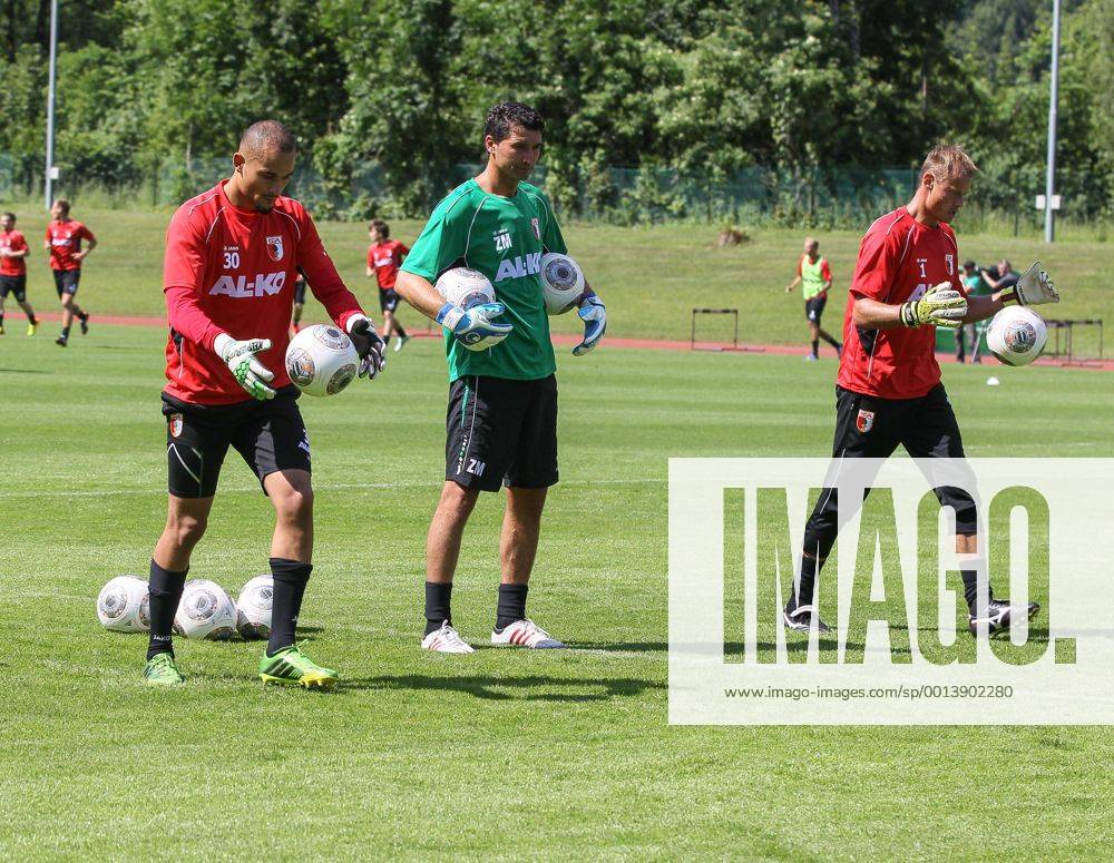 Torwarttraining, v.li. Mohamed AMSIF, Zdenko MILETIC, Alexander ...