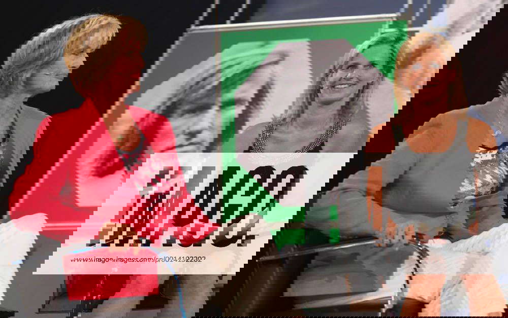 DORIS PAPPERITZ, KATRIN MÜLLER -HOHENSTEIN - Auf dem Plakat Günter ...