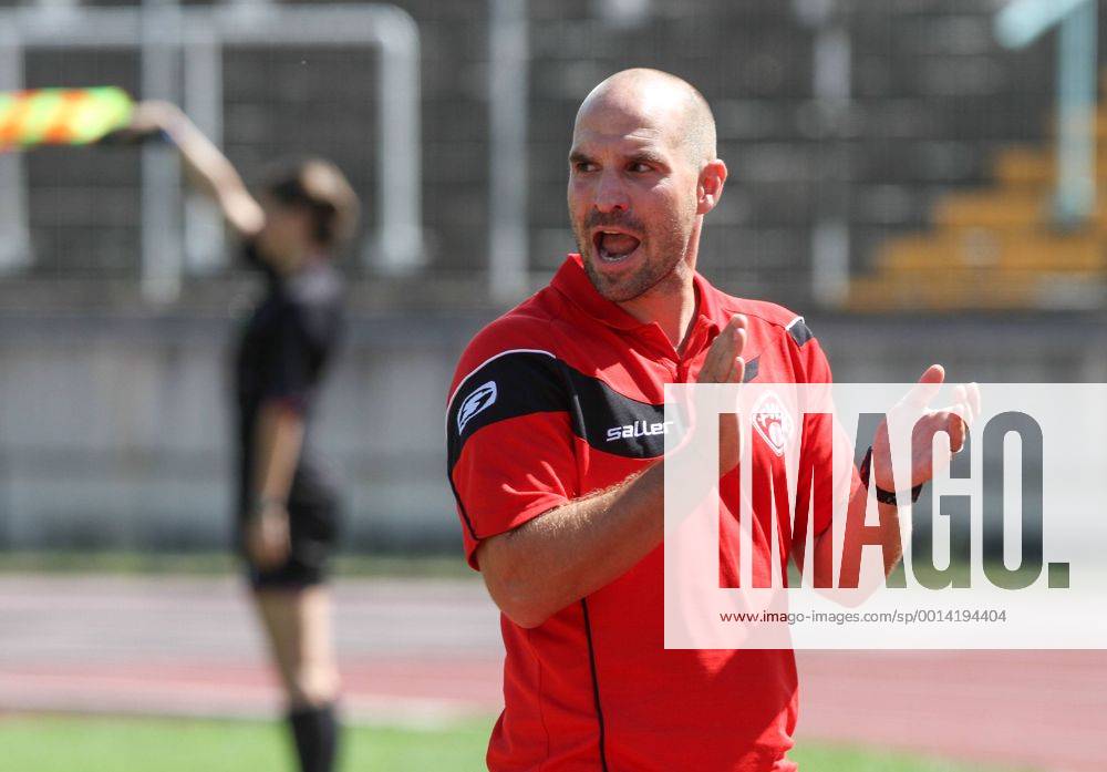 Beifall von Manuel Endres, Einzelbild, angeschnitten, angeschnittenes ...