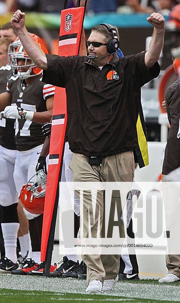 Sept. 29, 2013 - Cleveland, OH, USA - Cleveland Browns head coach Rob ...
