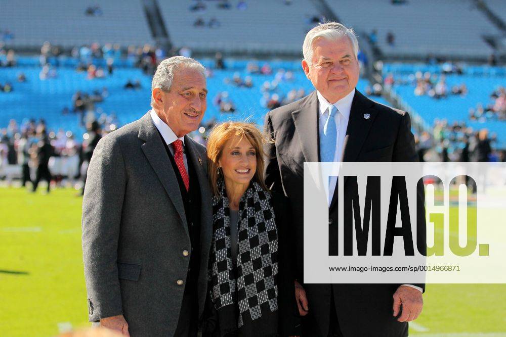 03 November 2013: Atlanta Falcons owner Arthur Blank and his girlfriend ...