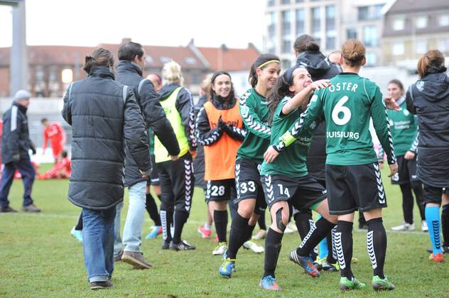 Team des FCR 2001 Duisburg, Schlussjubel, Frauen Fussball, 1. Bundesliga, Saison 2013 2014 FC