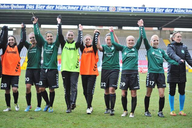 Team des FCR 2001 Duisburg, Schlussjubel, Frauen Fussball, 1. Bundesliga, Saison 2013 2014 FC