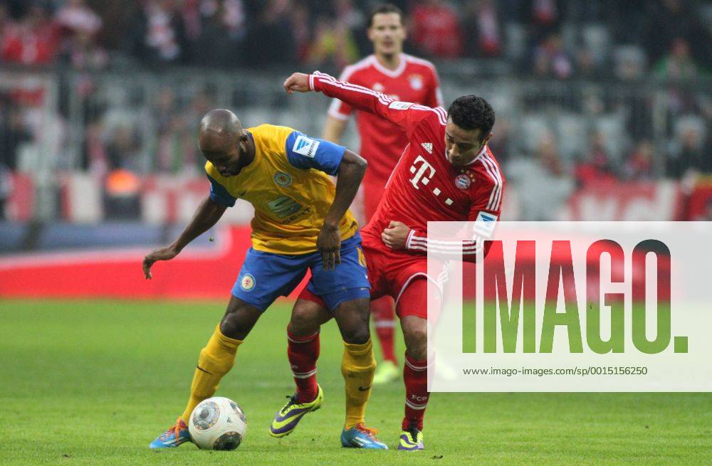 Thiago Alcantara gegen Dominik Kumbela Fussball Allianz Arena München ...