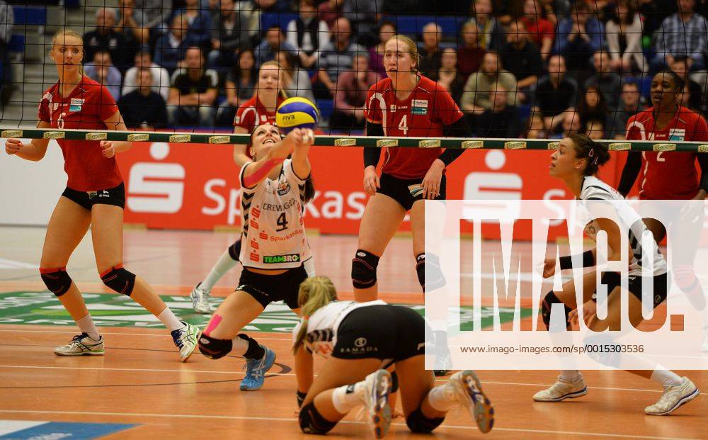 Vorn, v.l.: Stefanie Karg (4), Mareen Apitz und Lisa Izquierdo (alle ...