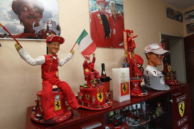 Michael Schumacher Souvenirs in der Sammlung von Reiner Ferling, 2 ...