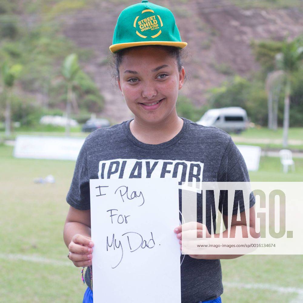 RIO DE JANEIRO, Alexis Mosley from the United States, 15, presents a ...