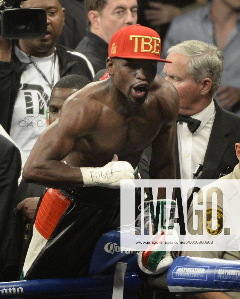 Floyd Mayweather Jr. WBC-WBA & Ring magazine welterweight title in Las ...